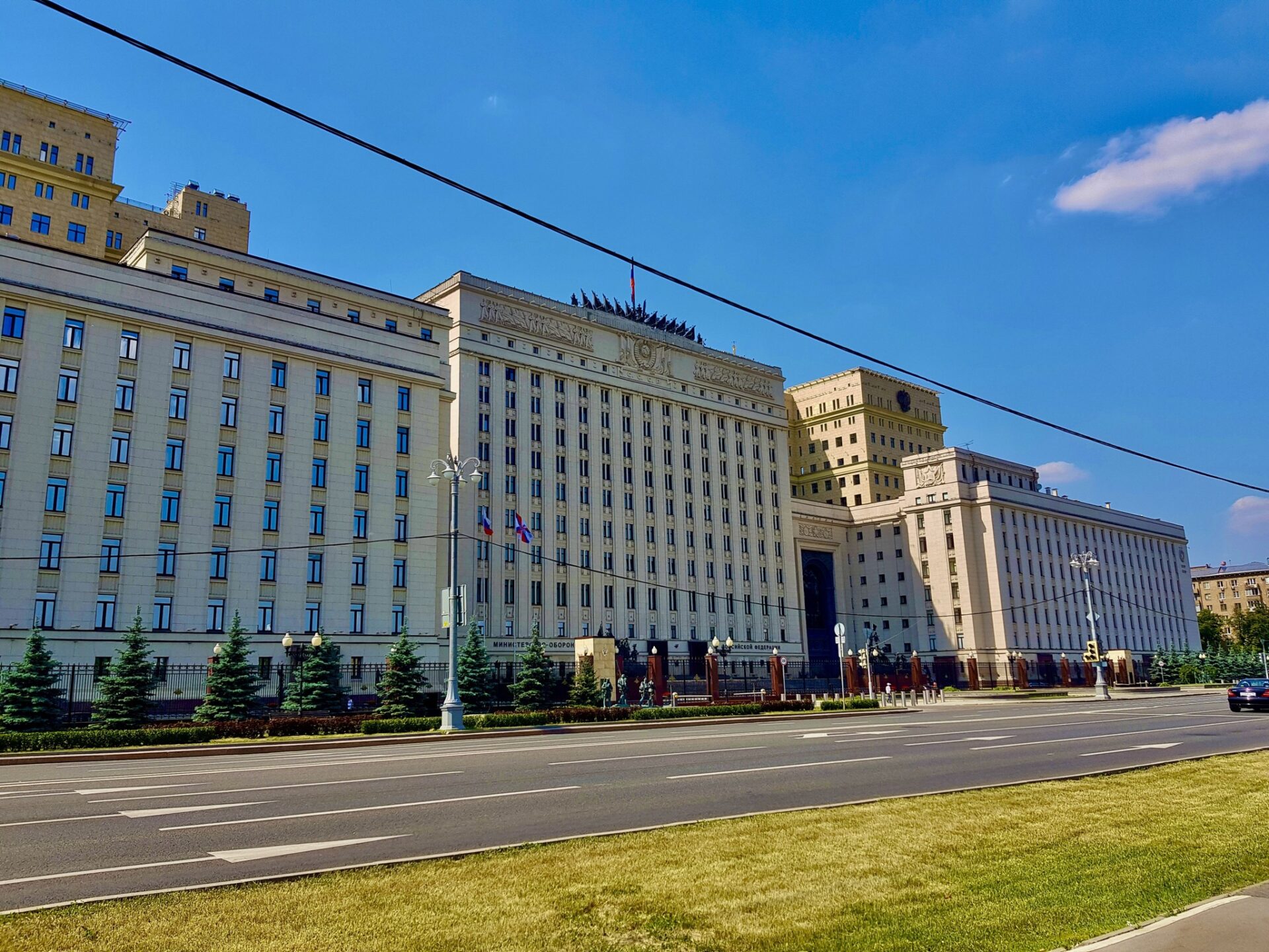 Ukraina: What air defence doink? – raffinaderiet i Moskva bombat ...