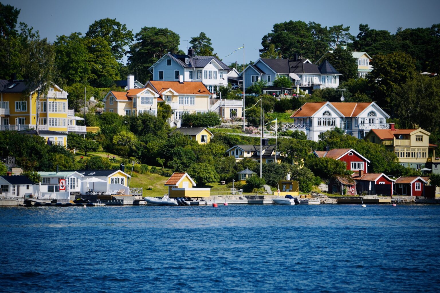 Börsveckan börjar positivt i Asien – villor säljs under utgångspris ...